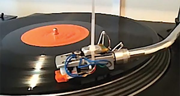 How To Play Real Vinyl On A DVS System (2 Methods) - Digital DJ Tips