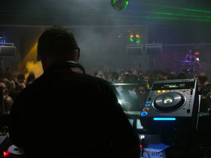 Facts And Myths About Booth Outputs On DJ Controllers