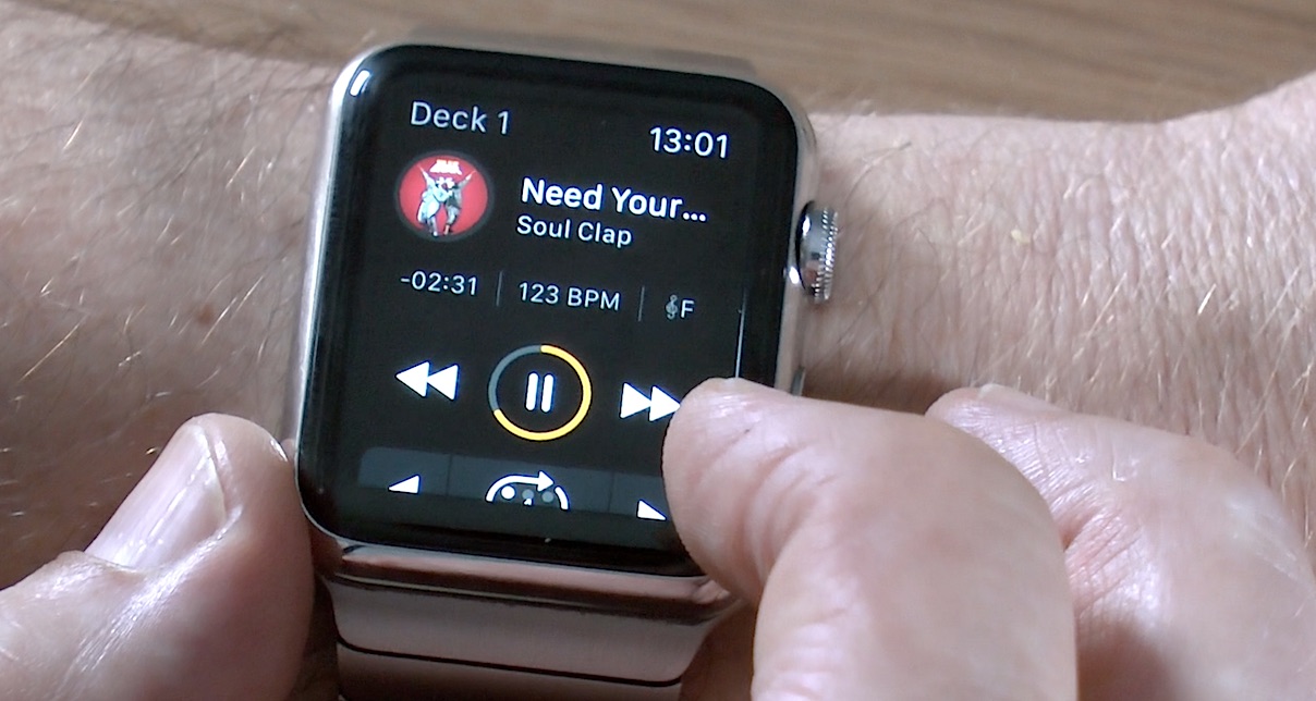 Video: DJing On An Apple Watch With djay 2.5 - Digital DJ Tips