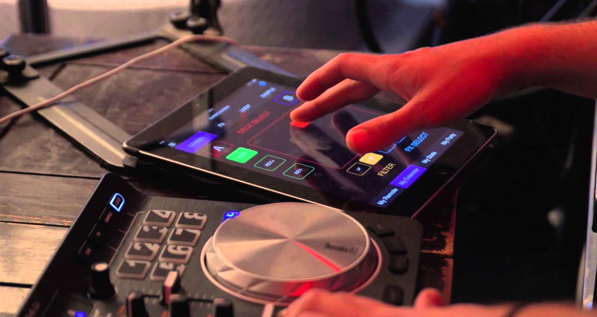 Hercules Universal DJ Controller Review - Digital DJ Tips