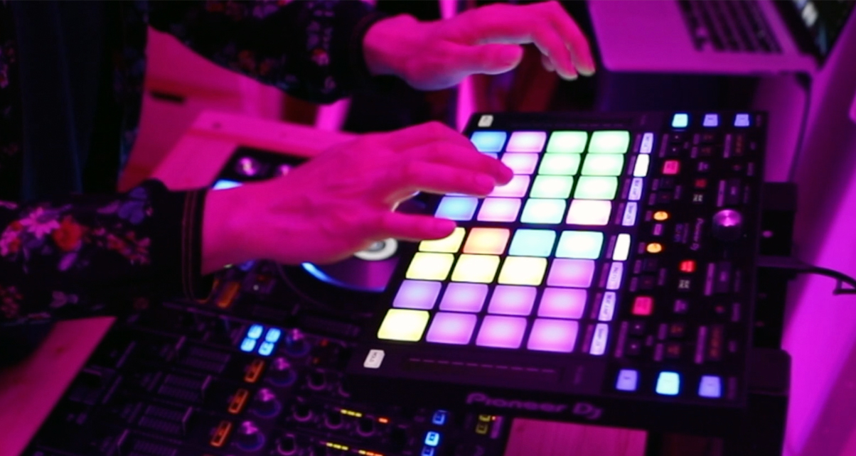 Pioneer DJ DDJ-XP1 Controller Review - Digital DJ Tips