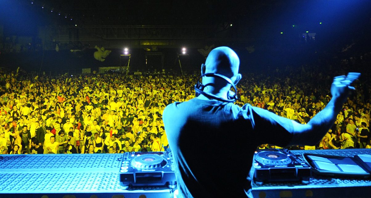 3 Tips For Playing Long DJ Sets Like A Pro, From John 00 Fleming ...