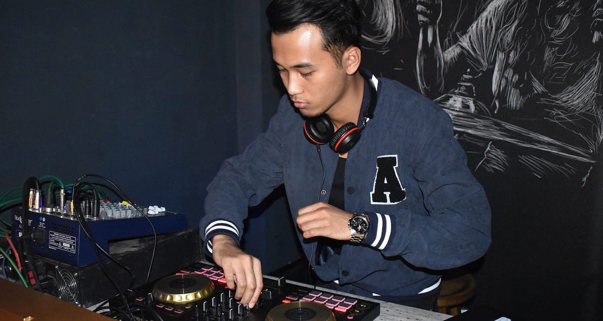 Why Everything's Changed In DJing (& 5 Tips For Learning To DJ Today)