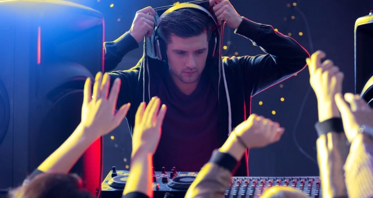 13 DJing Fears & Nightmares (& How To Avoid Them) - Digital DJ Tips