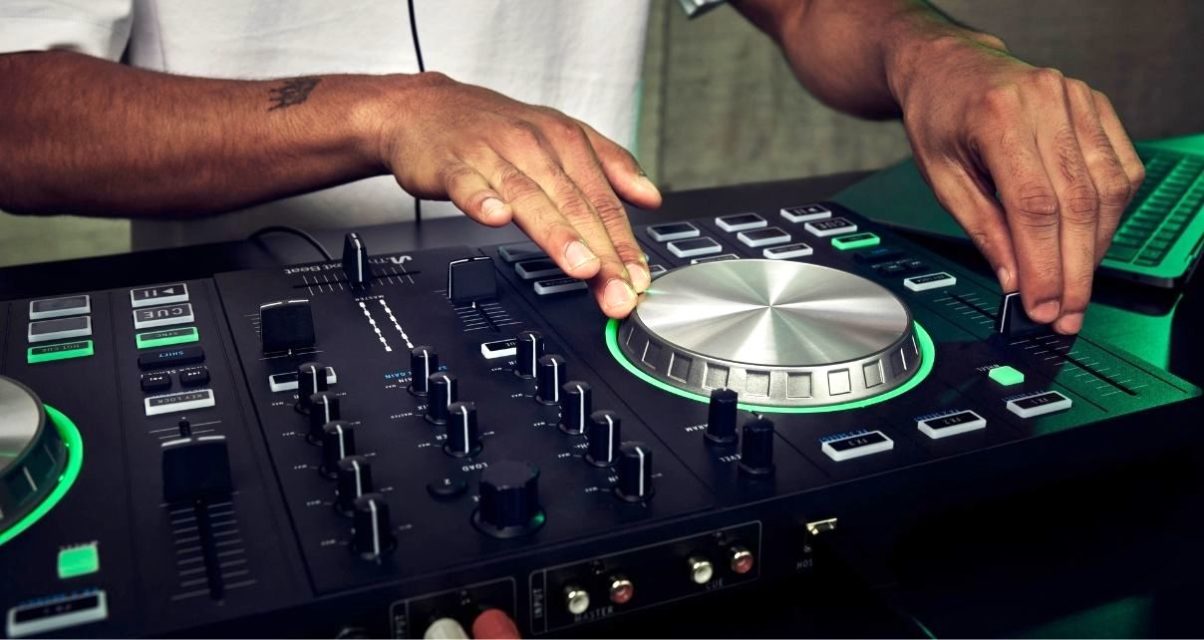 The Next Beat by Tiësto DJ Controller Review - Digital DJ Tips