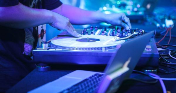 How To DJ With Digital DJ Controllers & Pro Gear - Digital DJ Tips