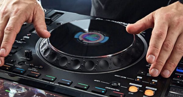 How To DJ With Digital DJ Controllers & Pro Gear - Digital DJ Tips