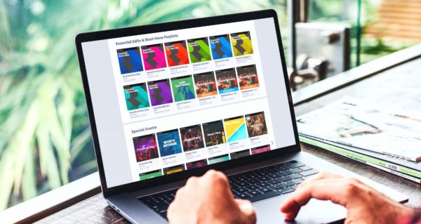 How To DJ With Digital DJ Controllers & Pro Gear - Digital DJ Tips