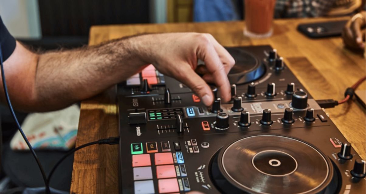 Hercules DJControl Inpulse 300 Mk2 Review - Digital DJ Tips
