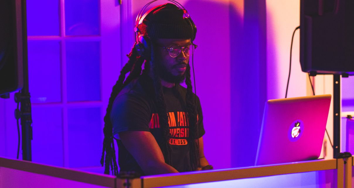 How To DJ With Spotify: 4 Ways To Do It In 2025 - Digital DJ Tips