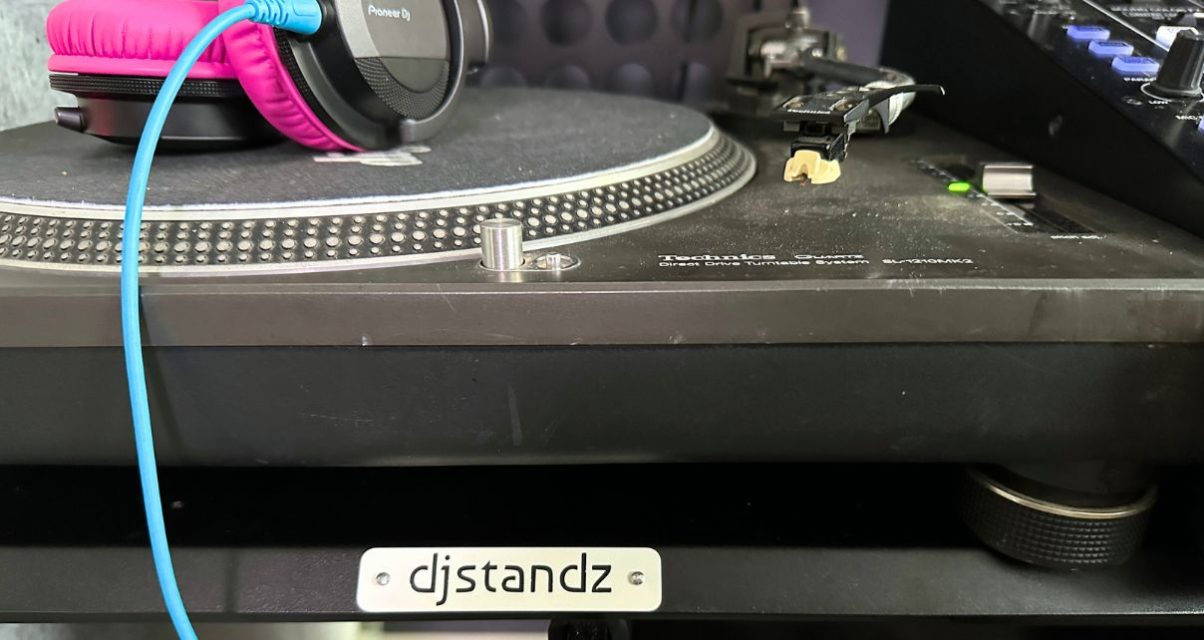 DJ Standz Modular Gear Stands Review - Digital DJ Tips