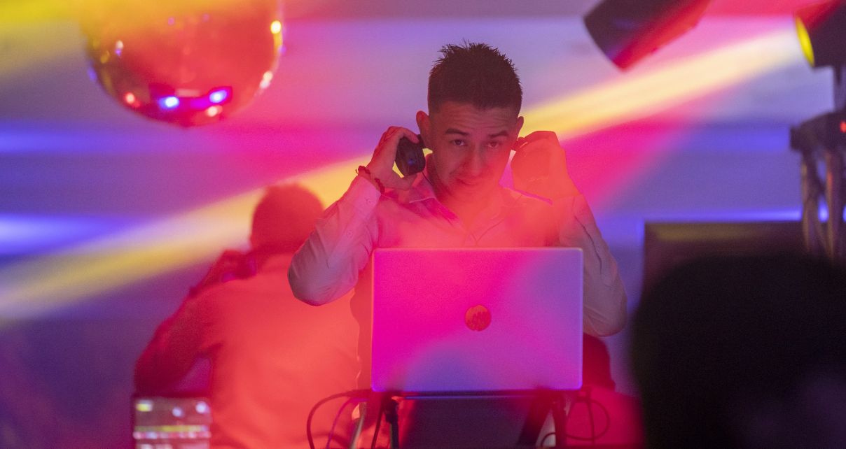 7 Ways DJs Know What To Play Next - Digital DJ Tips